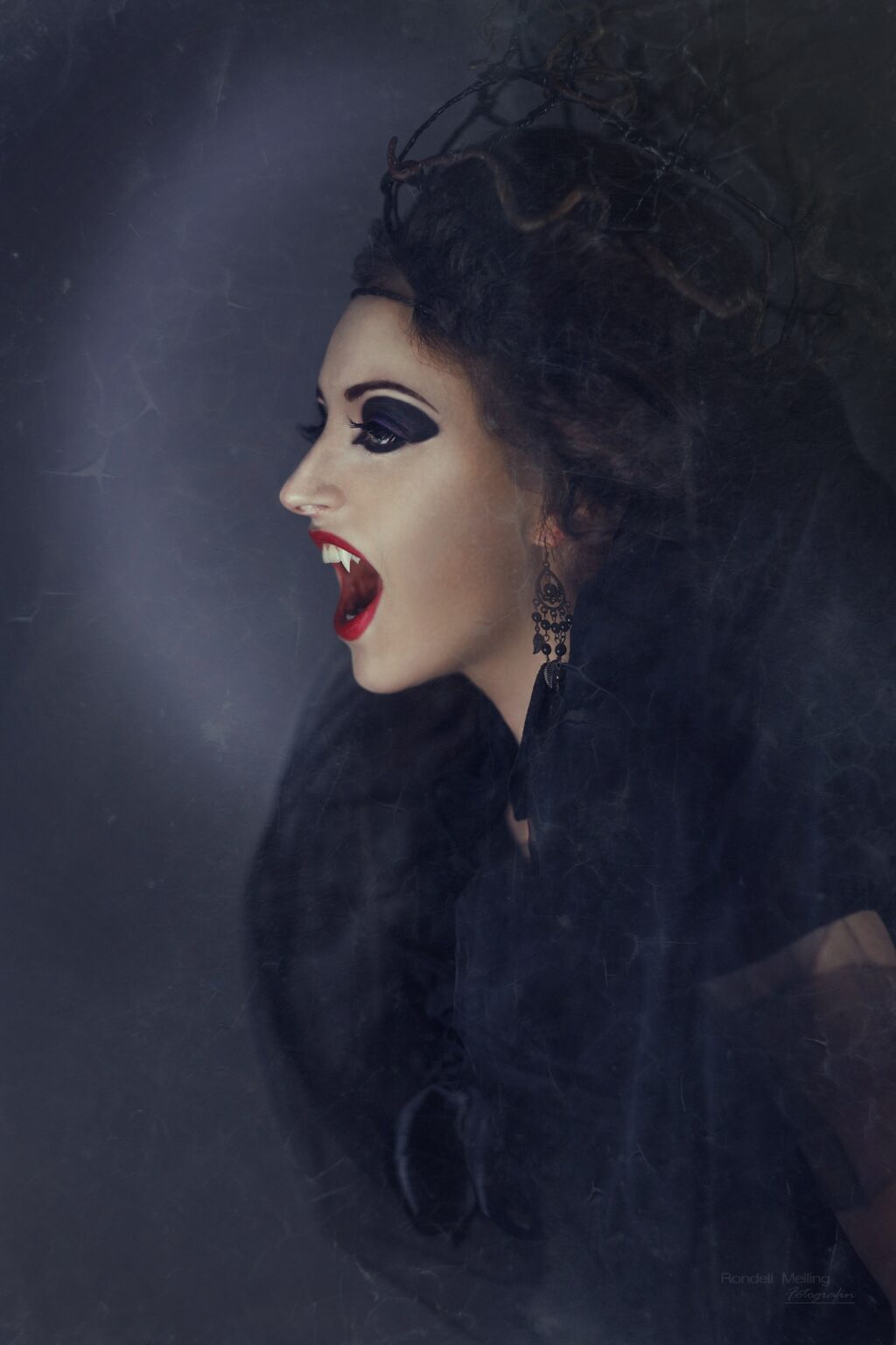 Crafting the Perfect Victorian Vampire - Venomous Sin